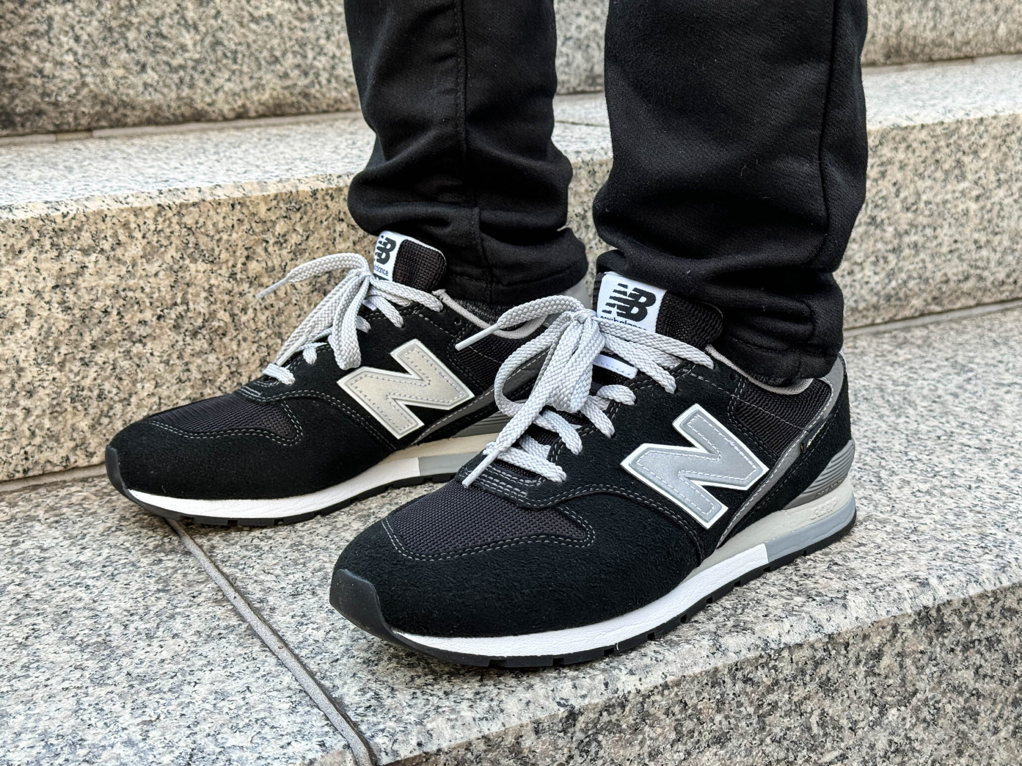 【履き心地・サイズ感レビュー】ニューバランス CM996 ゴアテックス：初期は硬いが究極の快適性と機能性を追求したスニーカー | 軽々と、遠くへ。